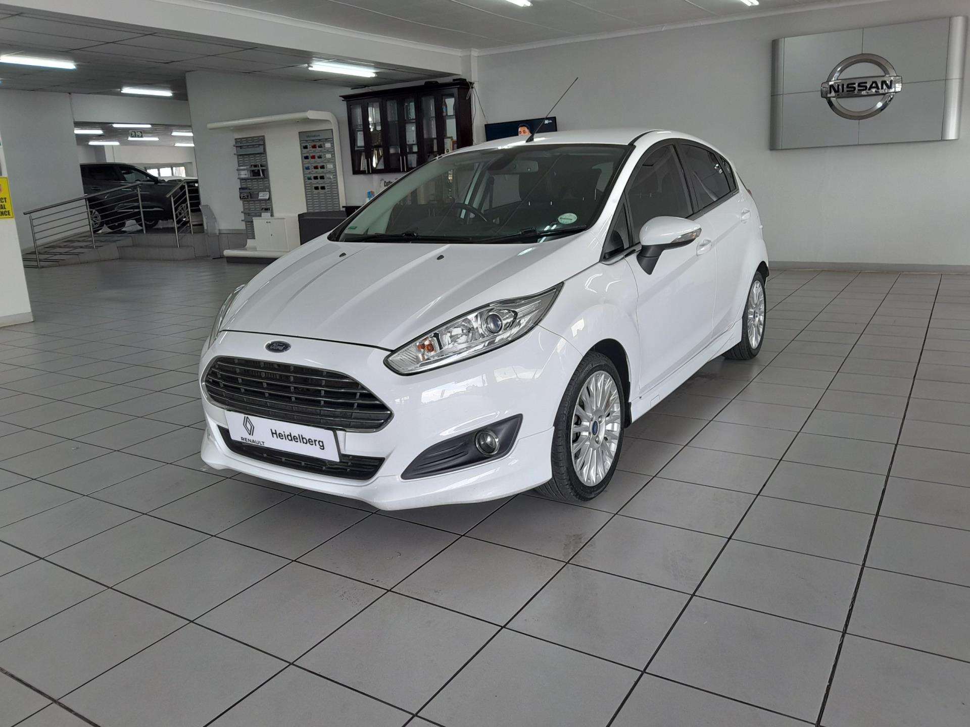 2018 Ford Fiesta 1.0 Ecoboost Titanium 5 Door Q2FyTGlzdGluZzo1NTYyNzM ...